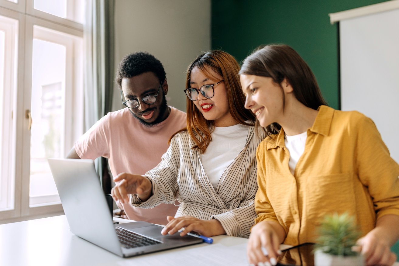 The Ultimate Guide to Attracting and Recruiting Gen Z Talent